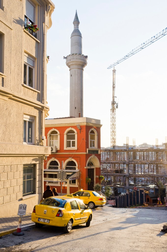 Meanderings Past: Two Random Street Corners, Istanbul | Bubkes.Org